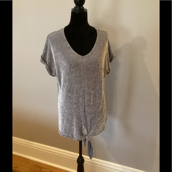 Gyft | Tops | Black White Tie Top | Poshmark